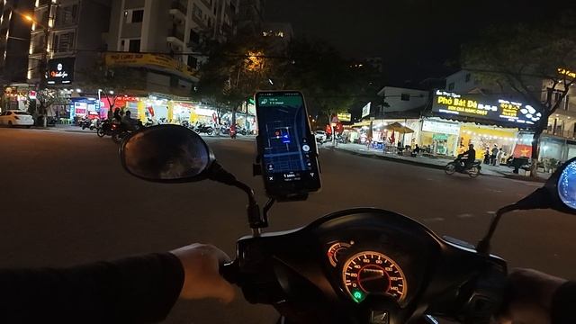 Дананг, Вьетнам, Поездка на мотобайке вечером 17 февраля 2025. 1