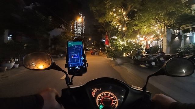 Дананг, Вьетнам, Поездка на мотобайке вечером 17 февраля 2025. 2