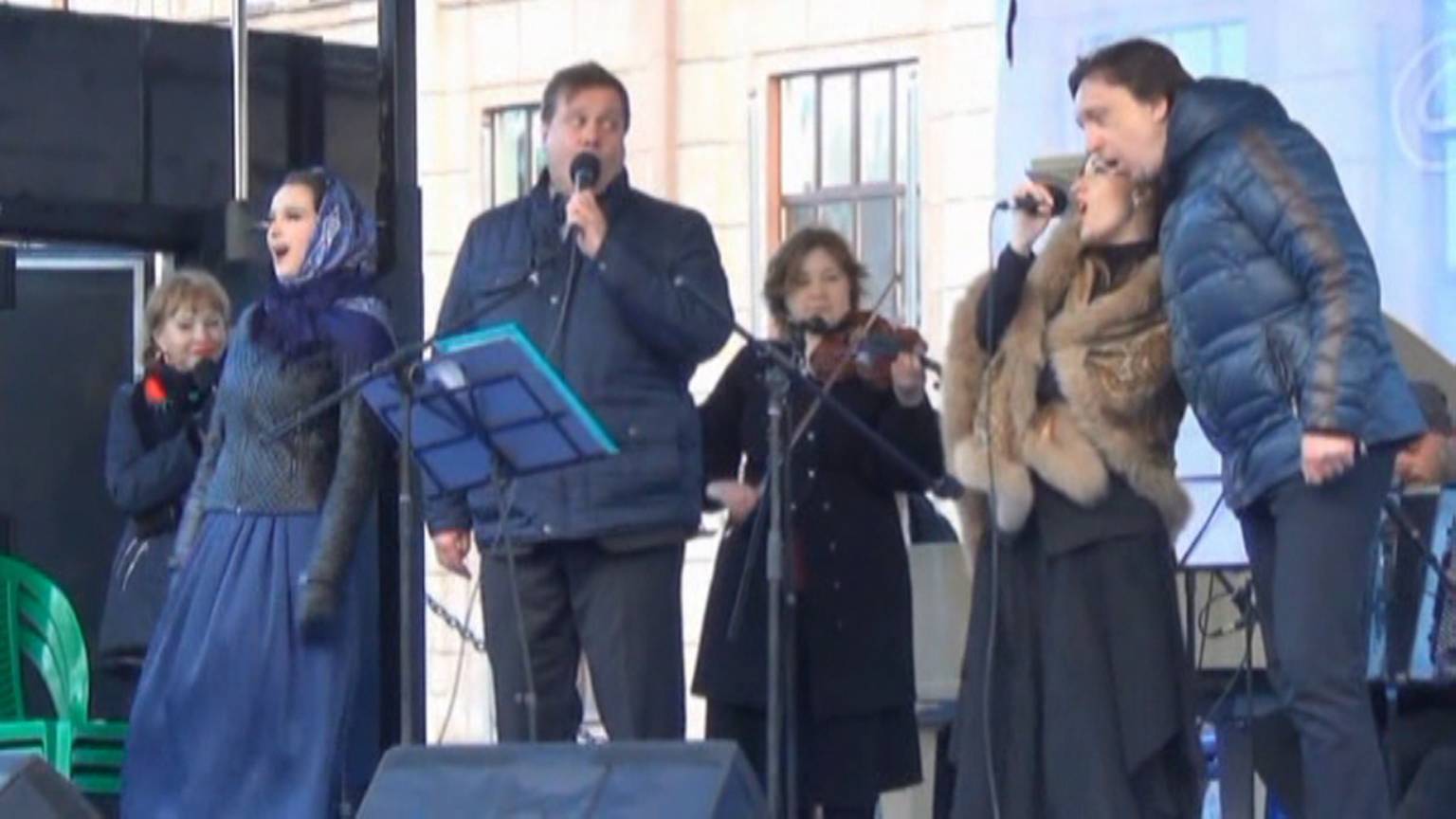 День Победы-2017 (Санкт-Петербург). 
1 ч. - Песни ленинградских площадей