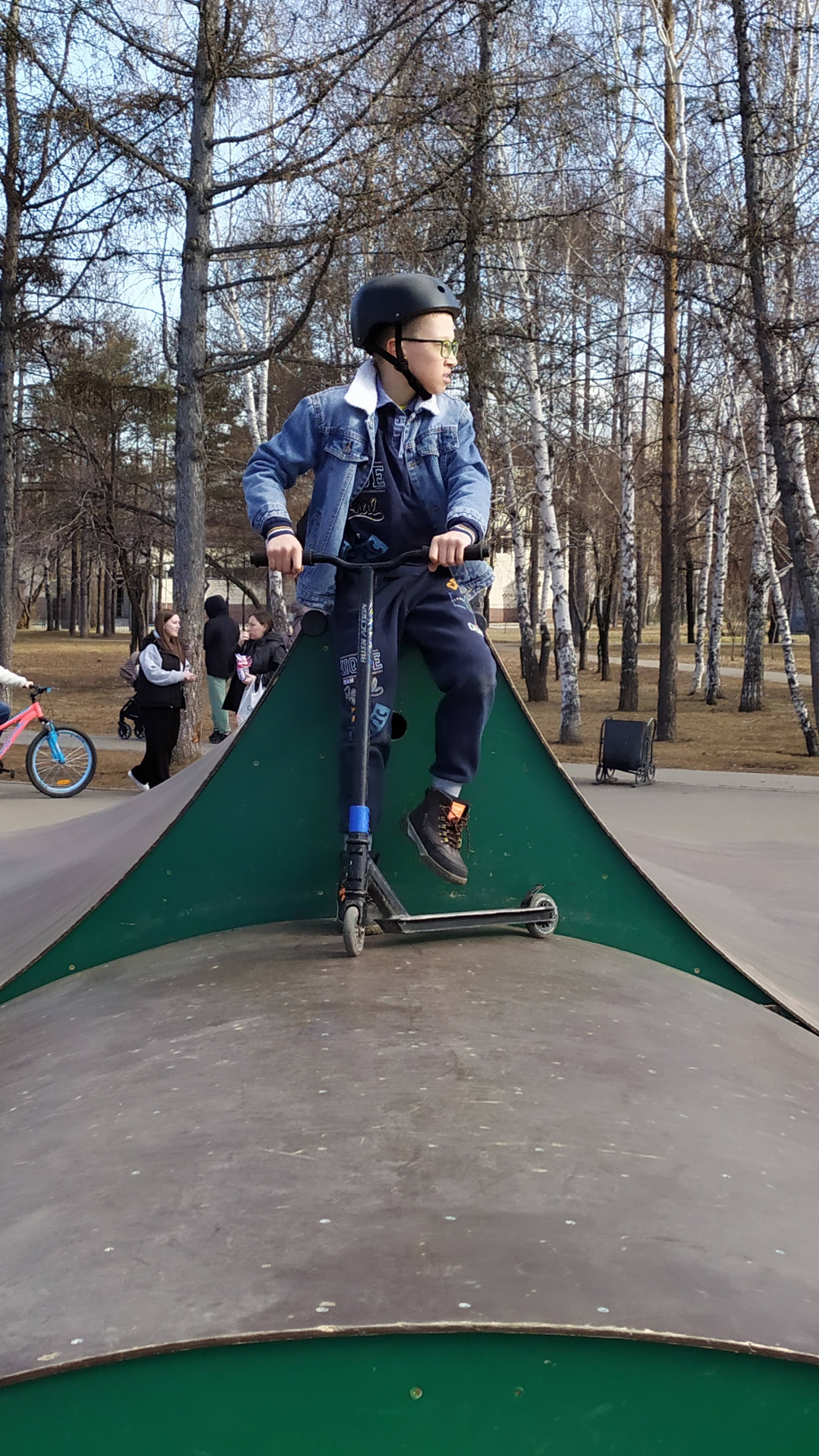 В воскресенье на скейтплощадке