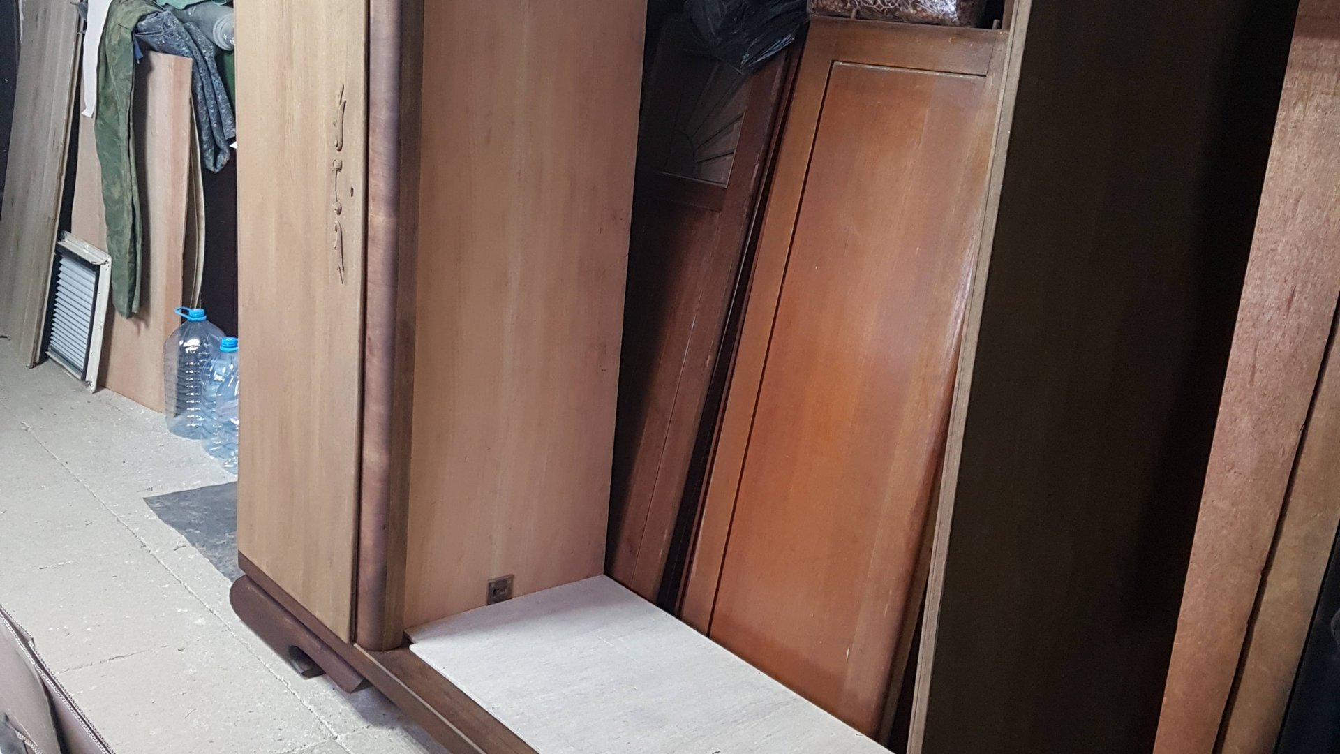 Реставрация, восстановление платяного шкафа фабрики Rigas mebelis. Часть 4