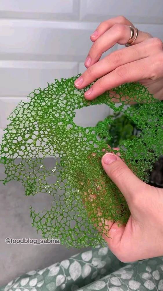 Красивые чипсы для украшения салатов