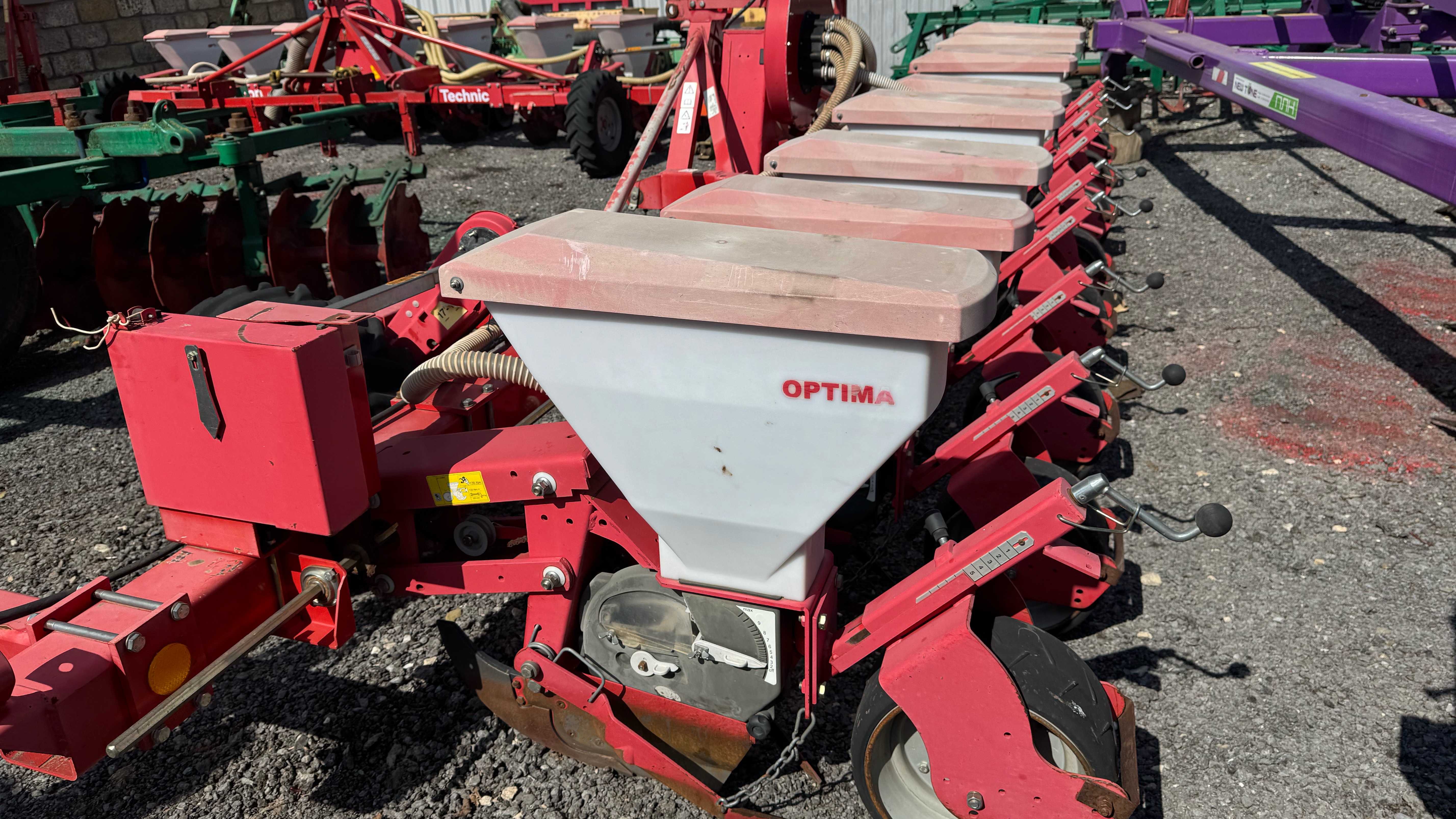 Kverneland Optima RS в наличии в Бостон Техник пневматическая сеялка точного высева