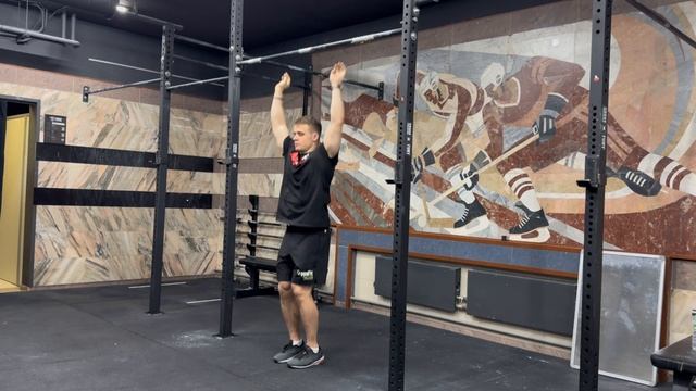 Лопаточные подтягивания на турнике