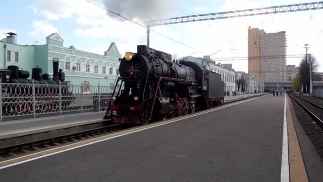 Паровоз Л-3653 (ТЧЭ-18) отправляется с Рижского вокзала.