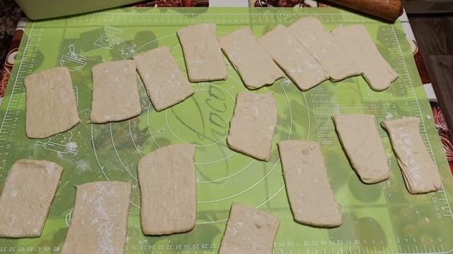 06-04-2025. очень вкусные из слоёного теста язычки 🥨