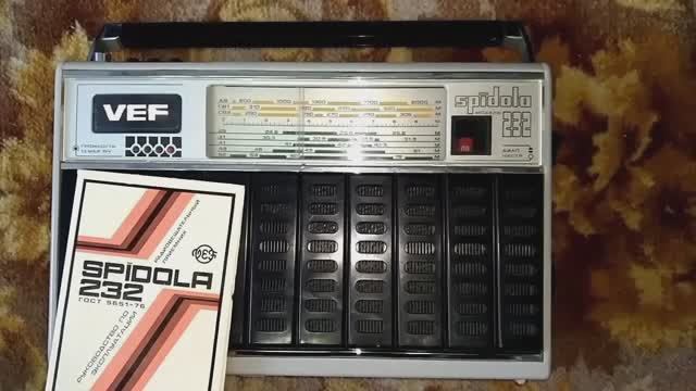 VEF Spidola 232. Симпатичный и лаконичный.