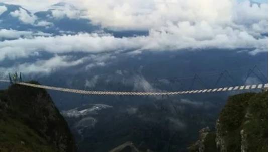 МОСТ НАД ПРОПАСТЬЮ.