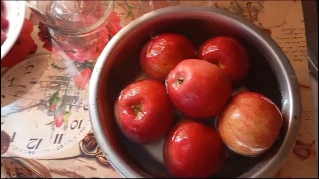 Архив.Закрываю компот. Топлю печки - холода пришли