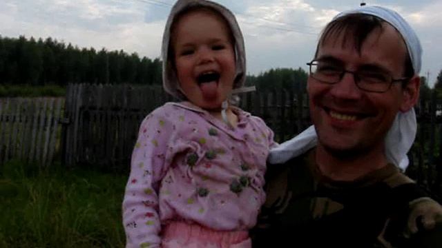 у дочки короче язык