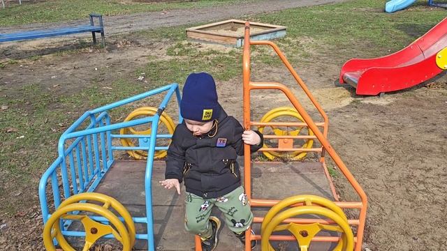 Влог. Наша прогулка в парк.