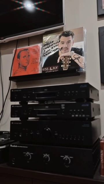 Emma M/ подготовка к выступлению