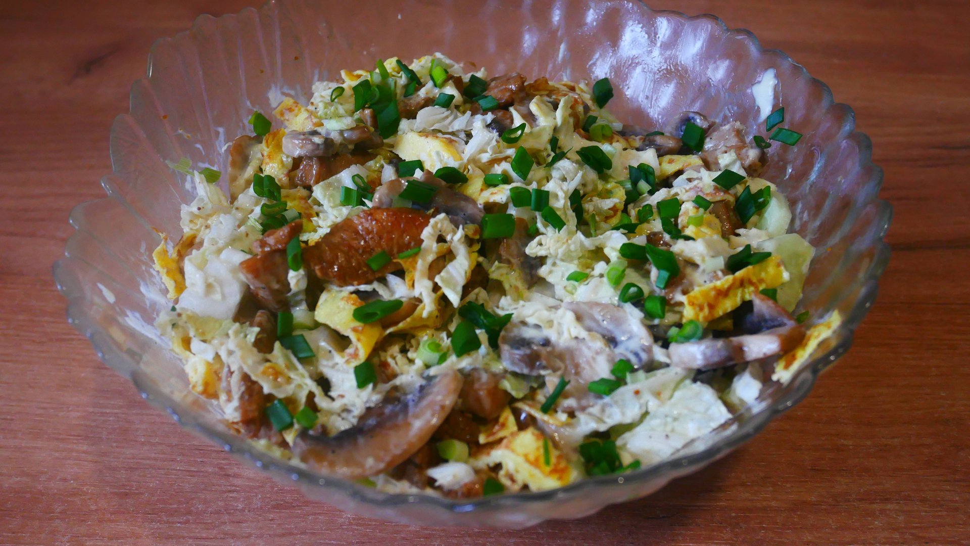 ТикТок Обзавидуется! Салат с Курицей, Грибами и… Блинчиками?! 🤯 Готовьте Сразу Двойную Порцию!