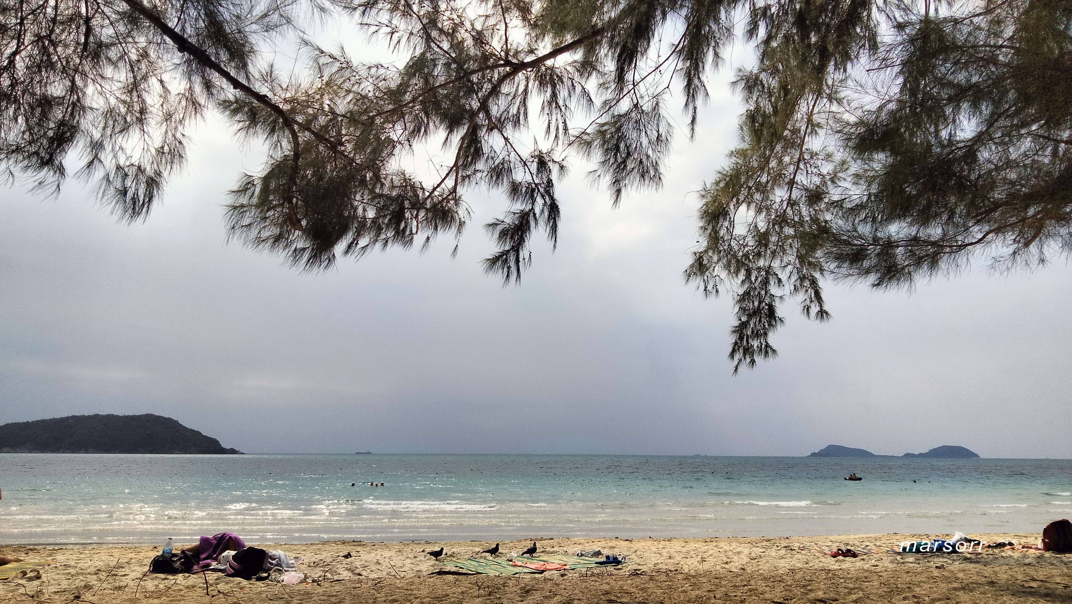 просто утро-вечер. цвет жемчужно-серый. пляж танцуюшей девушки