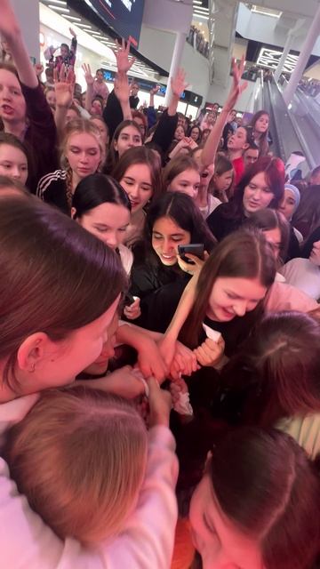 Мой модный мерч Мега Каролина! #мегакаролина #блогер #сходка #крашиха #рекомендации #викишоу