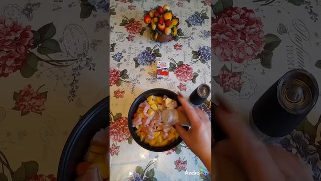 Универсальный суп-пюре из любых овощей.
Готовлю в мультиварке!