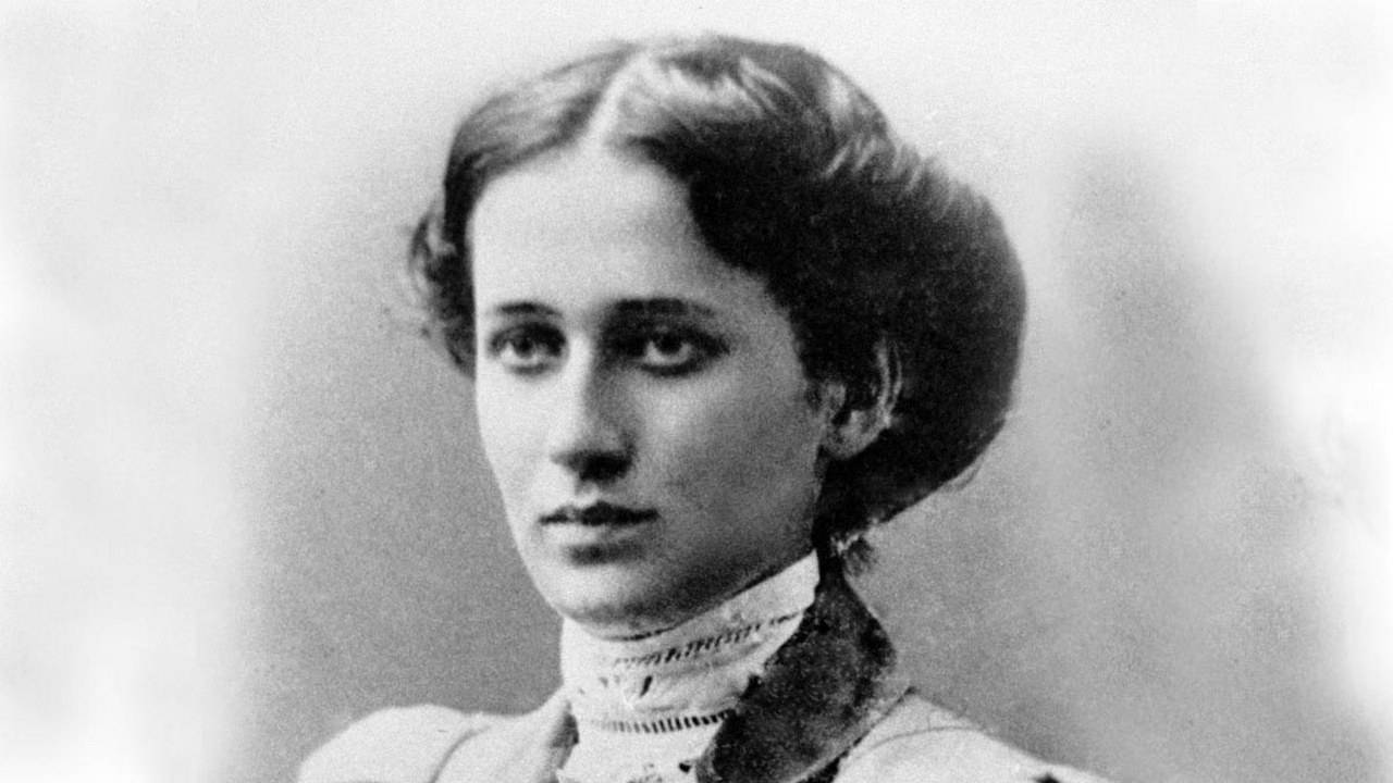 А.Ахматова. Не будем пить из одного стакана....