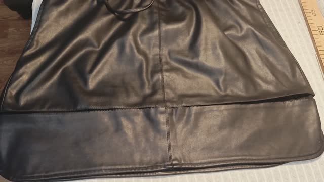 Удленяю юбку из экокожи,на 10 сантиметров