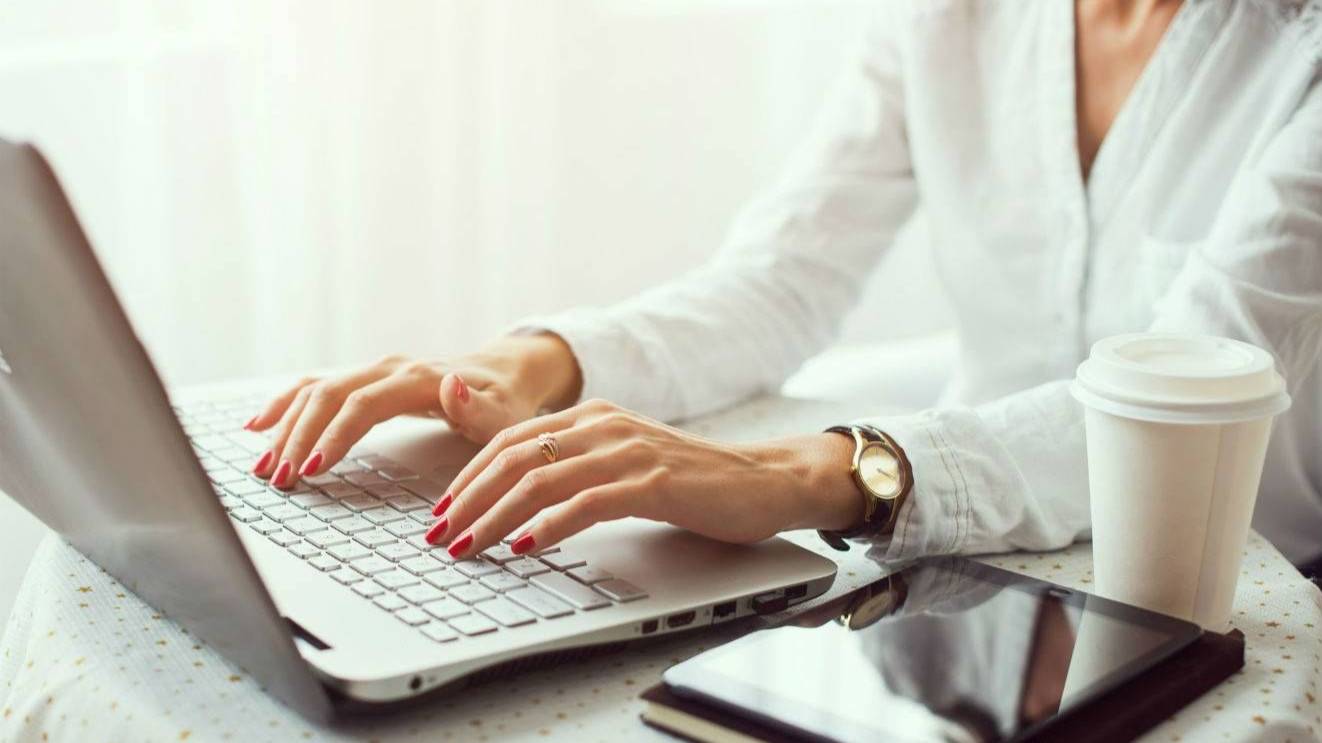 Как в amoCRM создавать лид вручную и удалять примечание