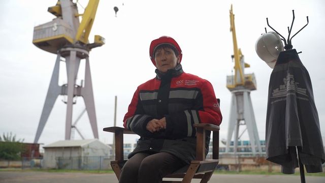 7 вопросов профессионалу|крановщица Южного центра судостроения и судоремонта