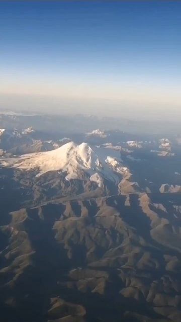 Эльбрус с высоты птичьего полета ✈️🏔️