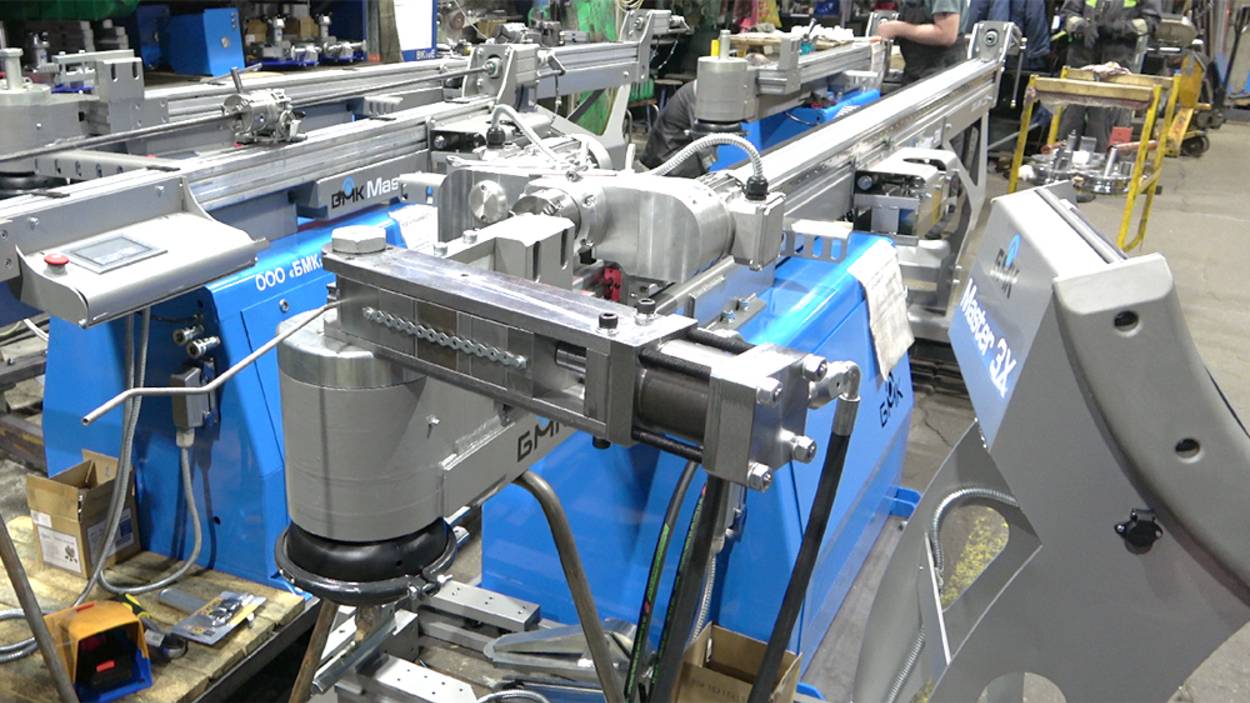 Гибка трубопровода из тонкой трубы на автоматическом трубогибе MASTER.3X