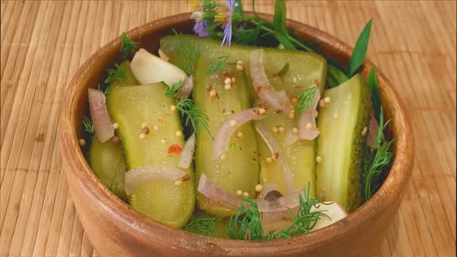 Ферментированные острые огурчики