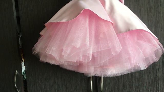 Платье на годик. Сетки ушло 5 метров)))