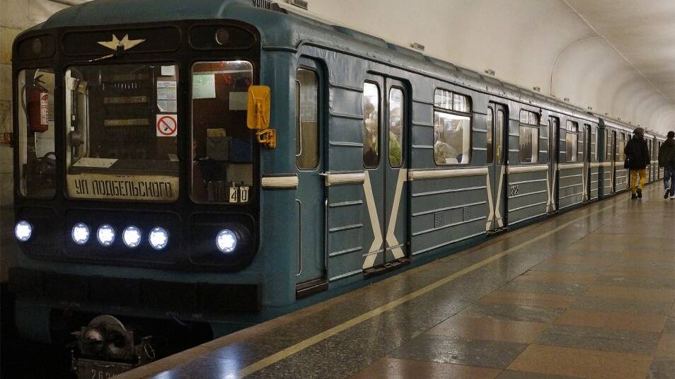 ЕДЕМ ПО СЕРПУХОВСКОЙ ЛИНИИ МЕТРО