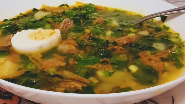 Зеленые щи с щавелем. Вкусный ароматный обед.