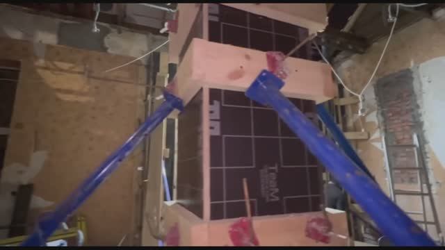 Реконструкция здания залили колонны 300 марка бетона колонны демонтирована кровля