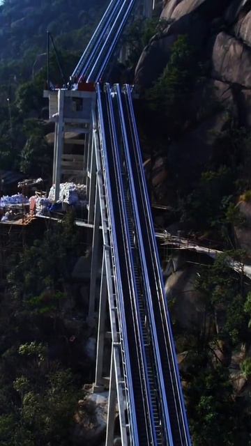 Невероятный эскалатор в горах китайской провинции Цзянси!