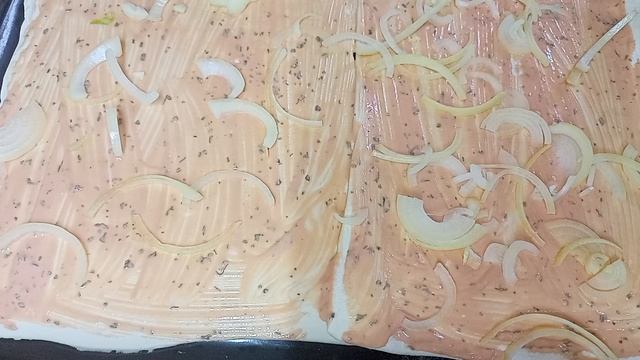 Простая пицца на слоёном тесте, самая вкусная