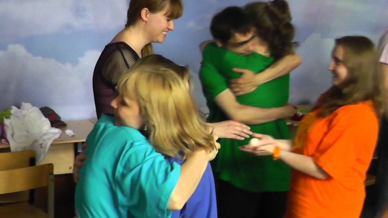 КОГДА ЛЮБОВЬ В СЕРДЦА СТУЧИТСЯ