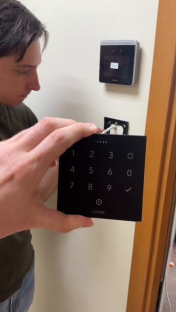 Контроль доступа (шоурум)