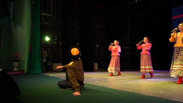 Концерт Сибирского Сувенира "Лучшему вузу с любовью..."