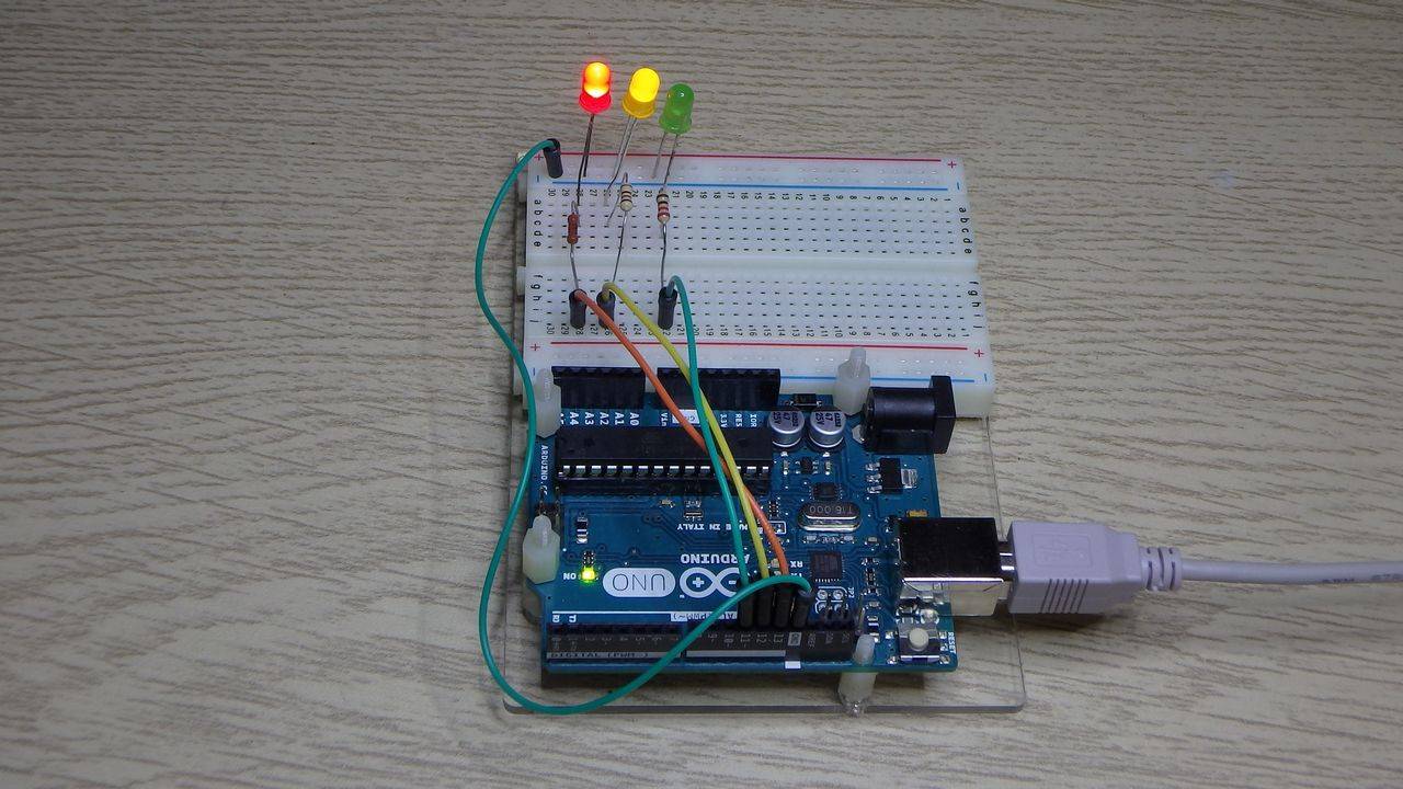 Светофор на Arduino.