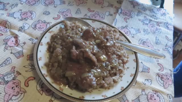 Печень в мучном соусе.