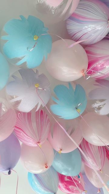 Шары под потолок: нежный микс с шарами браш