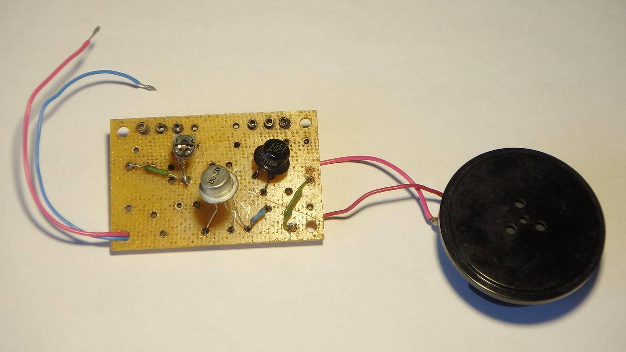 Генератор звука похожего на птичьи трели.