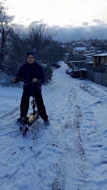 Первый снег в Севастополе.Проверка проходимости электросамоката