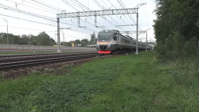 Электропоезд ЭП2Д-0214 (ЦППК) пригородный поезд №6113 Голутвин - Москва.