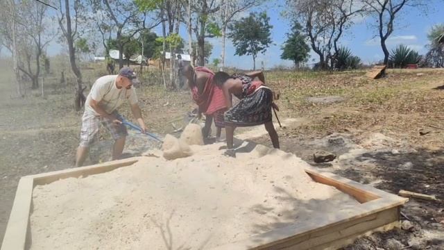 УРА! СТРОИМ ПЕСОЧНИЦУ!