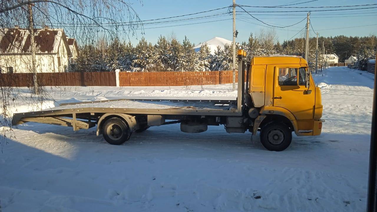 Камаз 4308. Кронштейн запаски и новые подкрадули.