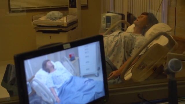 Сим центр в Университете Северной Дакоты: симулятор родов и новорожденного