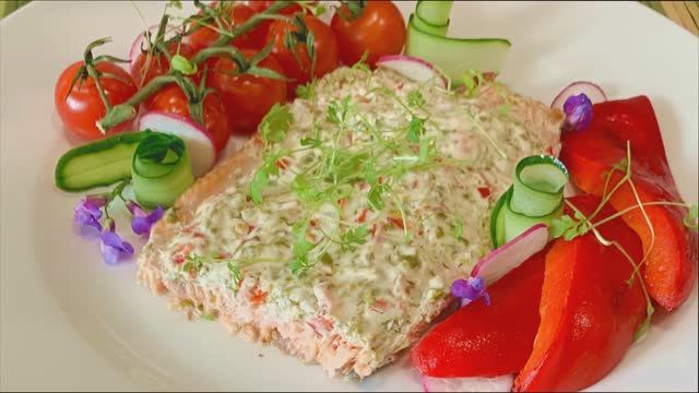 Горбуша в сливочном соусе с болгарским перцем