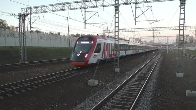 Электропоезд ЭГ2Тв-027 "Иволга 3.0" (ЦППК) скорый пригородный поезд №7203 Лобня - Одинцово.