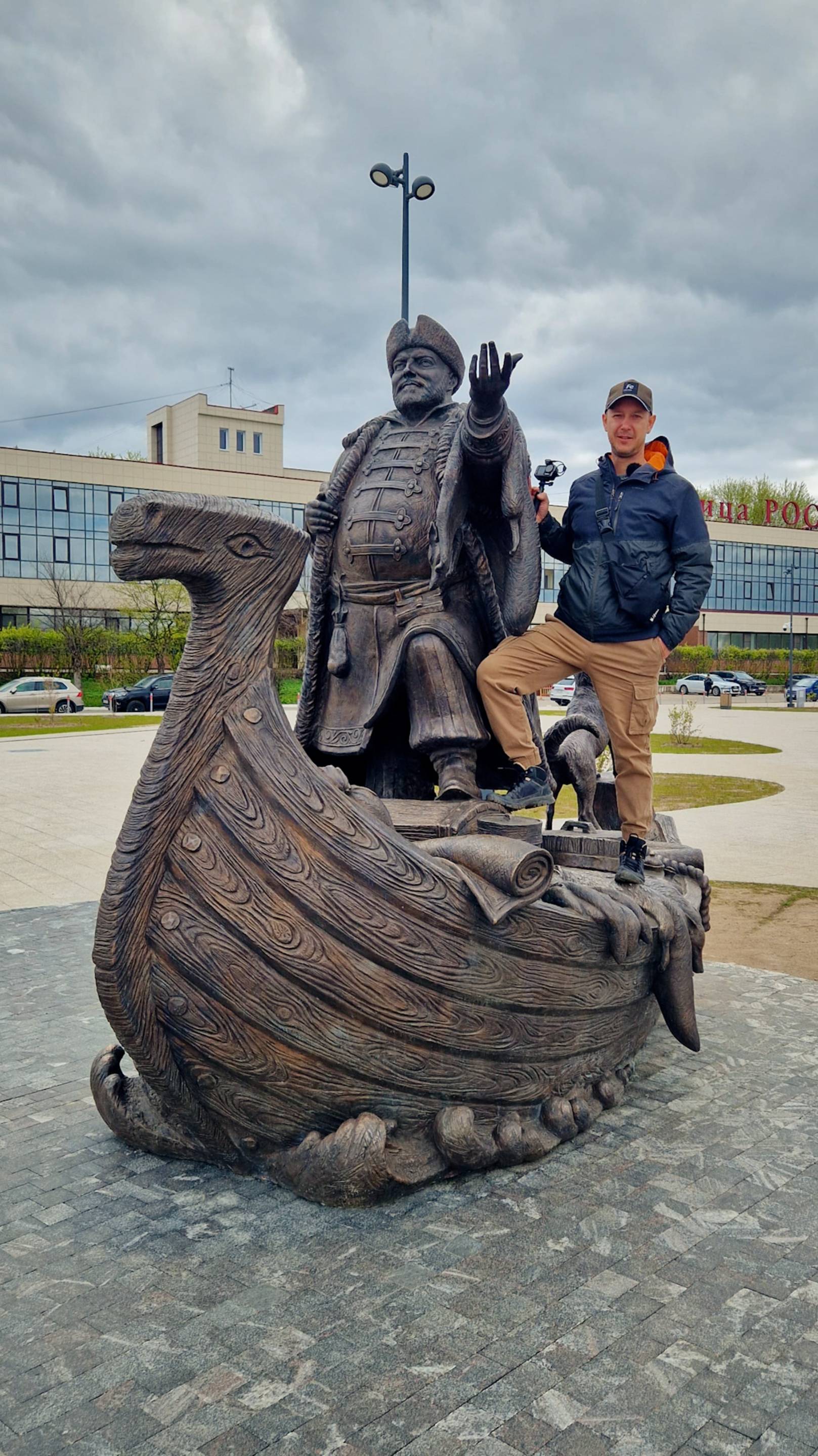 Сотрудничал ли он с Ганзой 🧐?