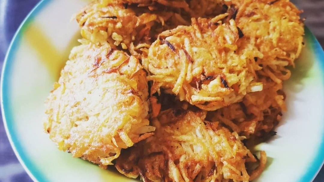 Бабушка съела 3 тарелки и сказала готовить ещё!!! КАРТОФЕЛЬНЫЕ ДРАНИКИ, безумно вкусные!!!