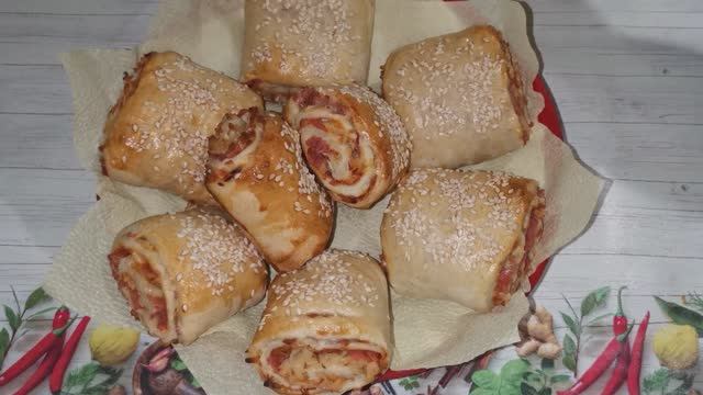 Буду готовить, пока духовка не сломается!!!Закусочные РУЛЕТИКИ С КОЛБАСОЙ И СЫРОМ ОЧЕНЬ вкусные!!!!